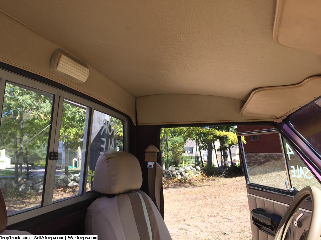 1982 Jeep J-10 Stepside Pickup 6